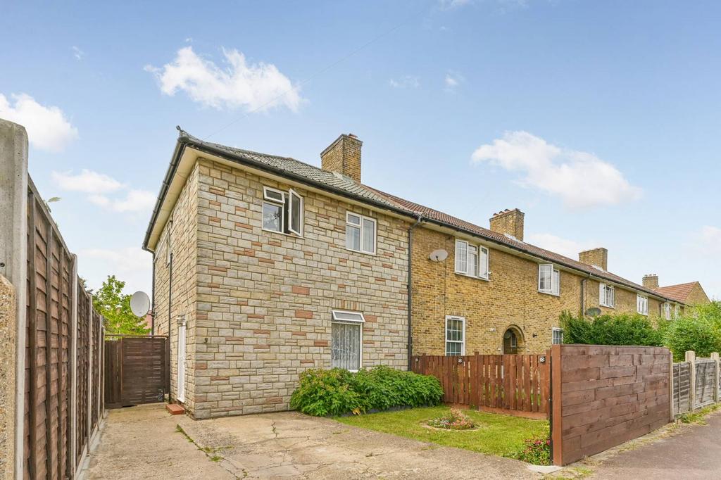 Bankfoot Road, Bromley, BR1 3 bed end of terrace house - £450,000