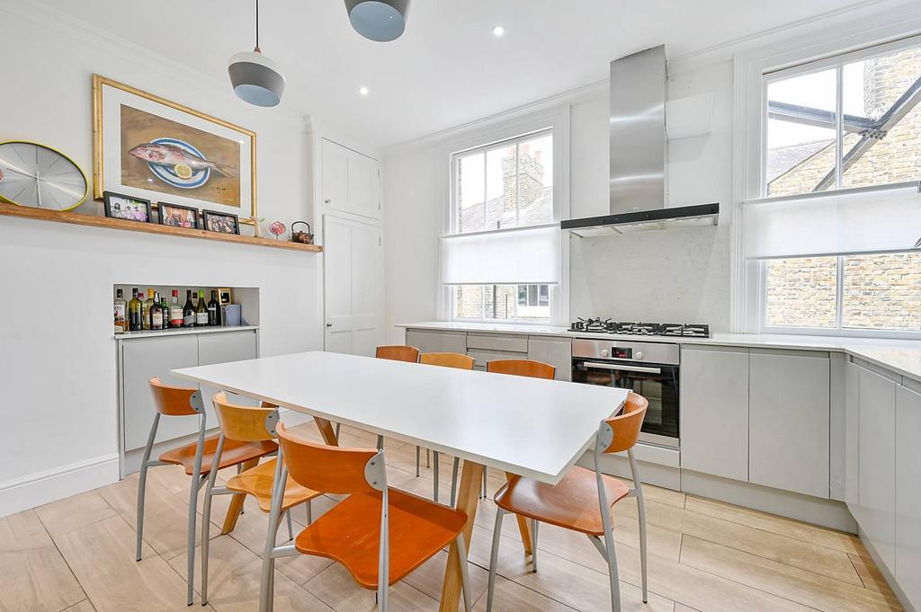 Chiswick High Road, Chiswick, London, W4 4 bed flat for sale - £1,395,000