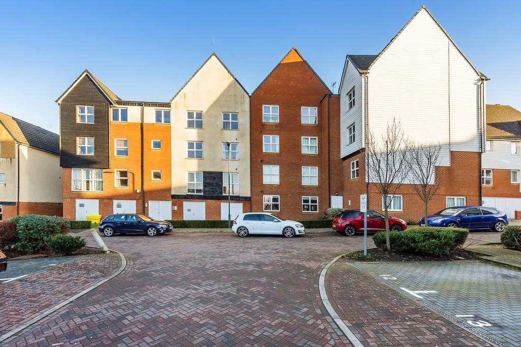 Cloudesley Close, Sidcup, DA14 3 bed flat to rent - £2,100 pcm (£485 pw)