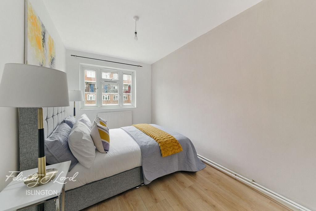 Geffrye Estate, Islington, N1 3 bed flat - £450,000