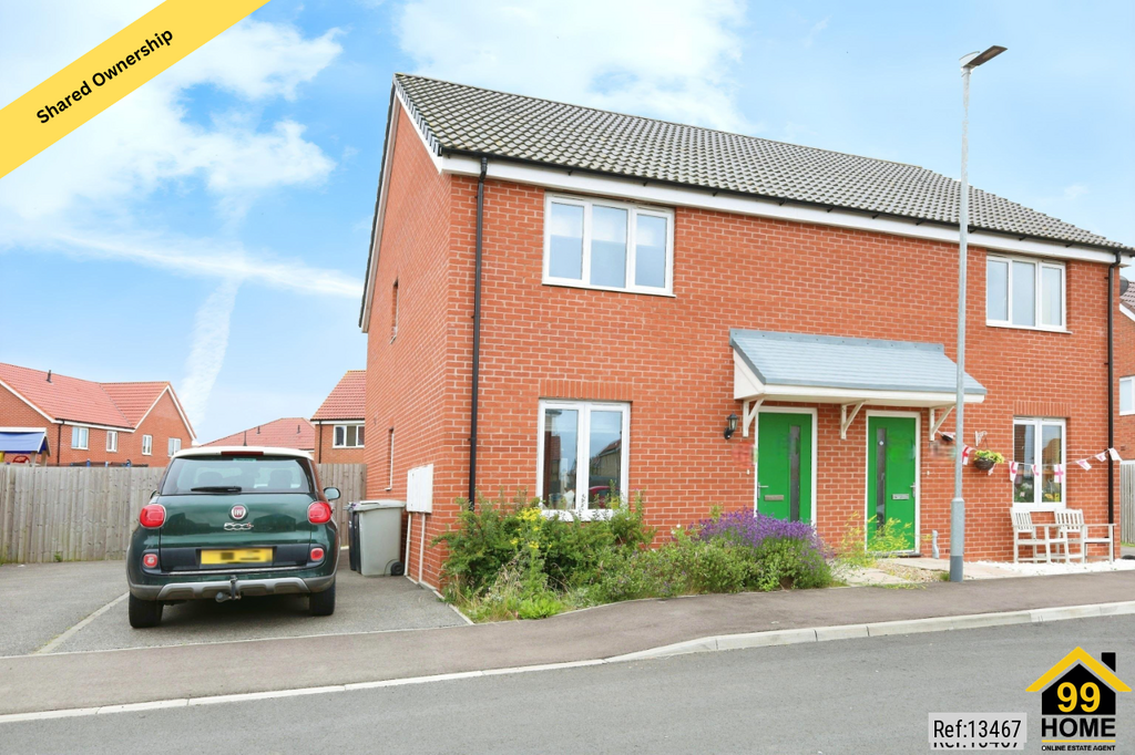 Rowland Way, Skegness, East Lindsey... 2 bed semi-detached house - £52,500