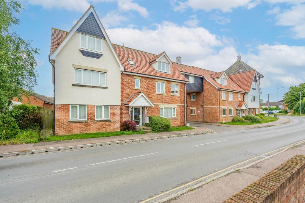 Old Market Road, Stalham 1 bed ground floor flat for sale - £180,000