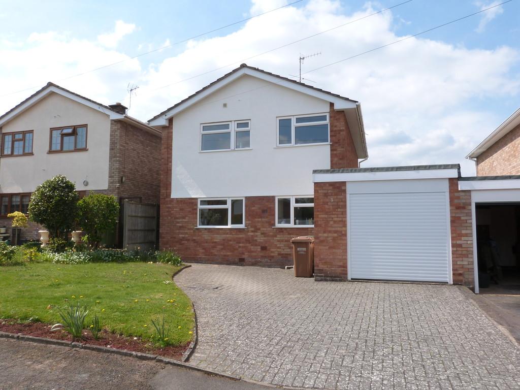 Northfield Close 3 bed link detached house - £340,000