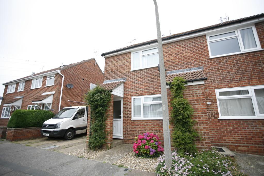 Richard Avenue, Colchester CO7 2 bed semi-detached house - £1,100 pcm ...