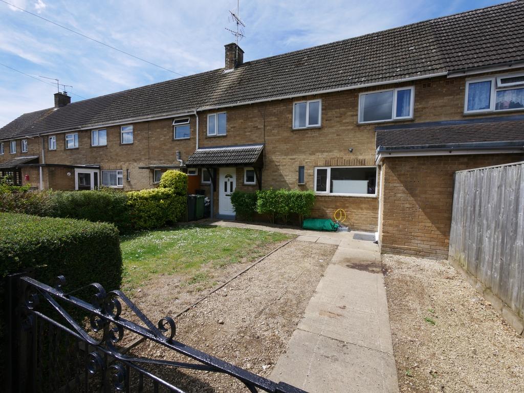 Queensfield, FAIRFORD 3 bed terraced house - £1,275 pcm (£294 pw)