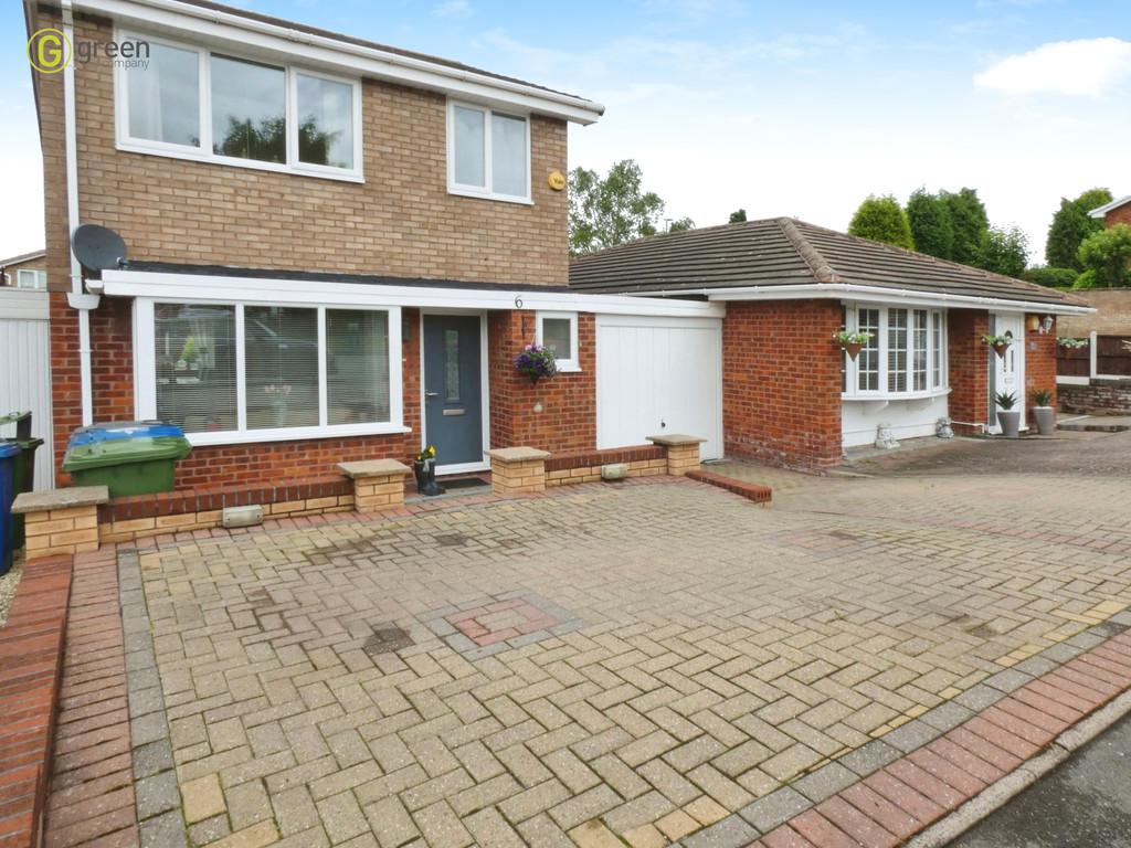 Briar, Tamworth B77 3 bed link detached house - £259,500