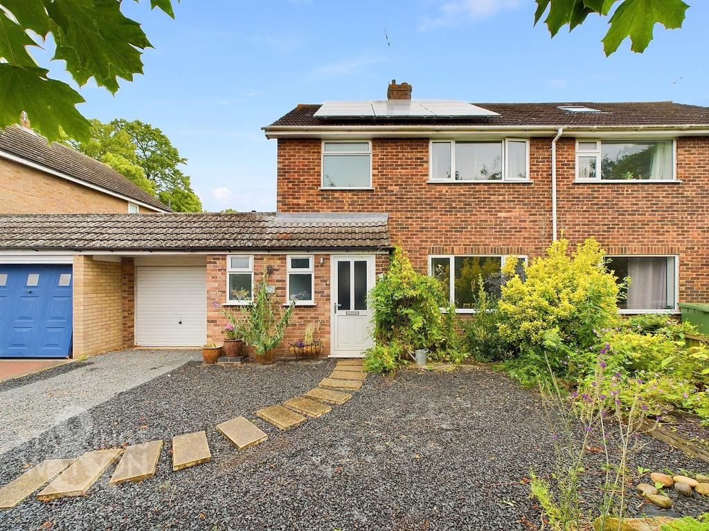 The Street, Brundall, Norwich 3 bed semi-detached house - £300,000