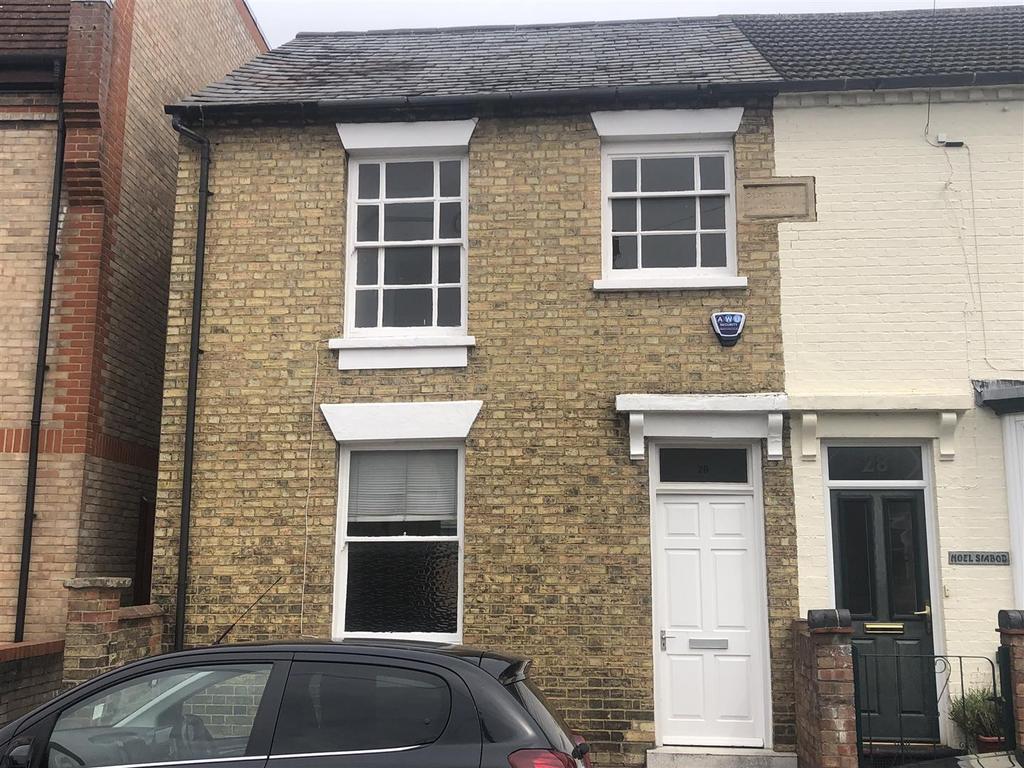 Grove Place, Bedford 3 bed semi-detached house - £1,475 pcm (£340 pw)