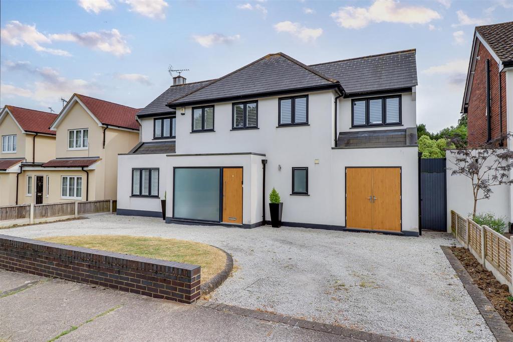 Woodlands Park, Leigh-On-Sea SS9 5 bed detached house - £950,000