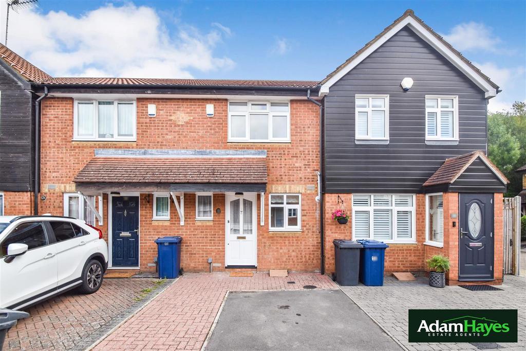 Artesian Grove, Barnet EN5 2 bed terraced house - £2,100 pcm (£485 pw)