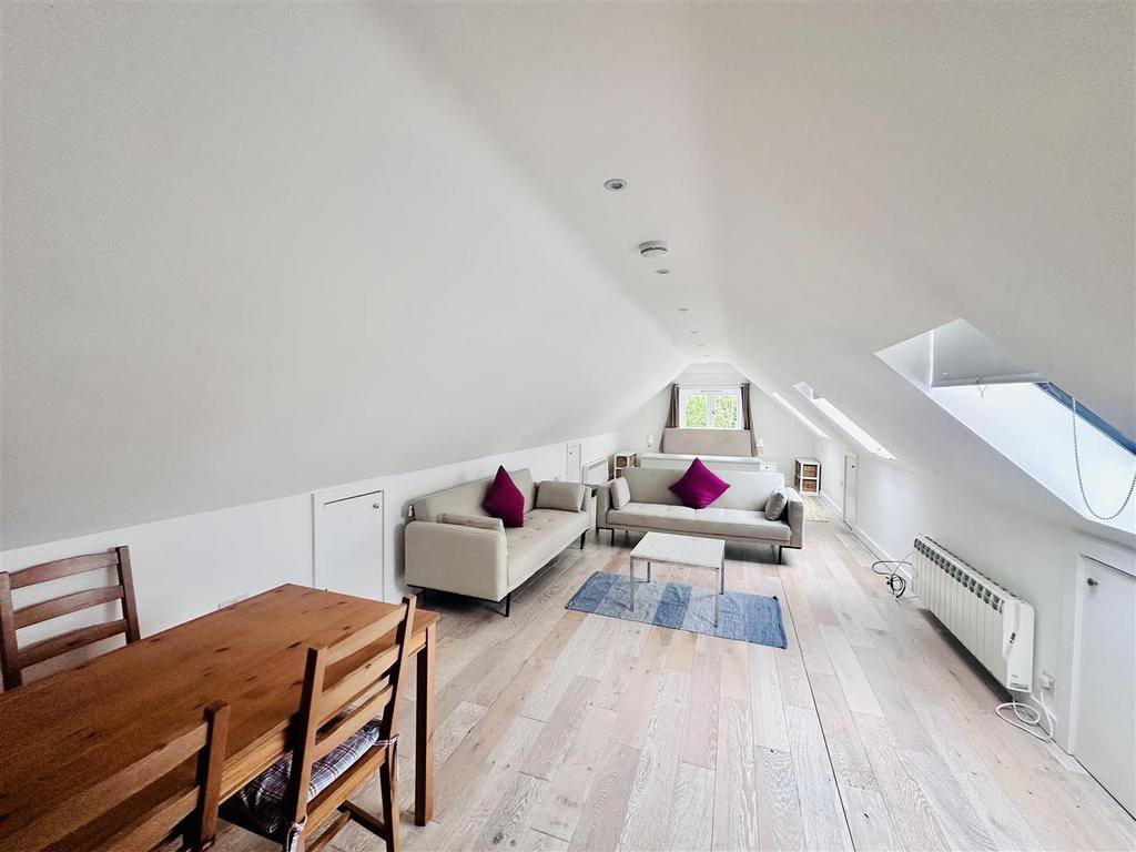 Hyde Road, Wantage OX12 1 bed apartment - £1,400 pcm (£323 pw)
