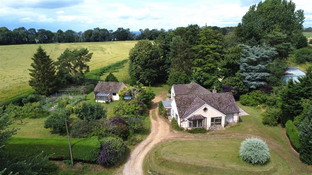 Bremhill, Calne 4 bed detached bungalow - £795,000