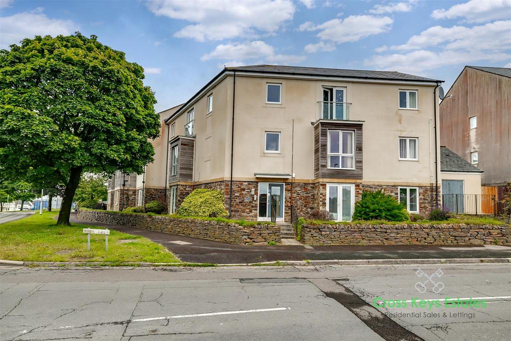Lulworth Drive, Plymouth PL6 2 bed apartment - £900 pcm (£208 pw)
