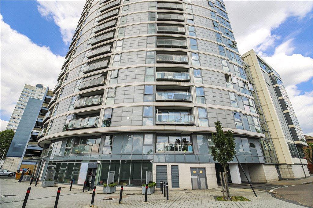 Mapleton Road, London, SW18 2 bed apartment - £2,650 pcm (£612 pw)