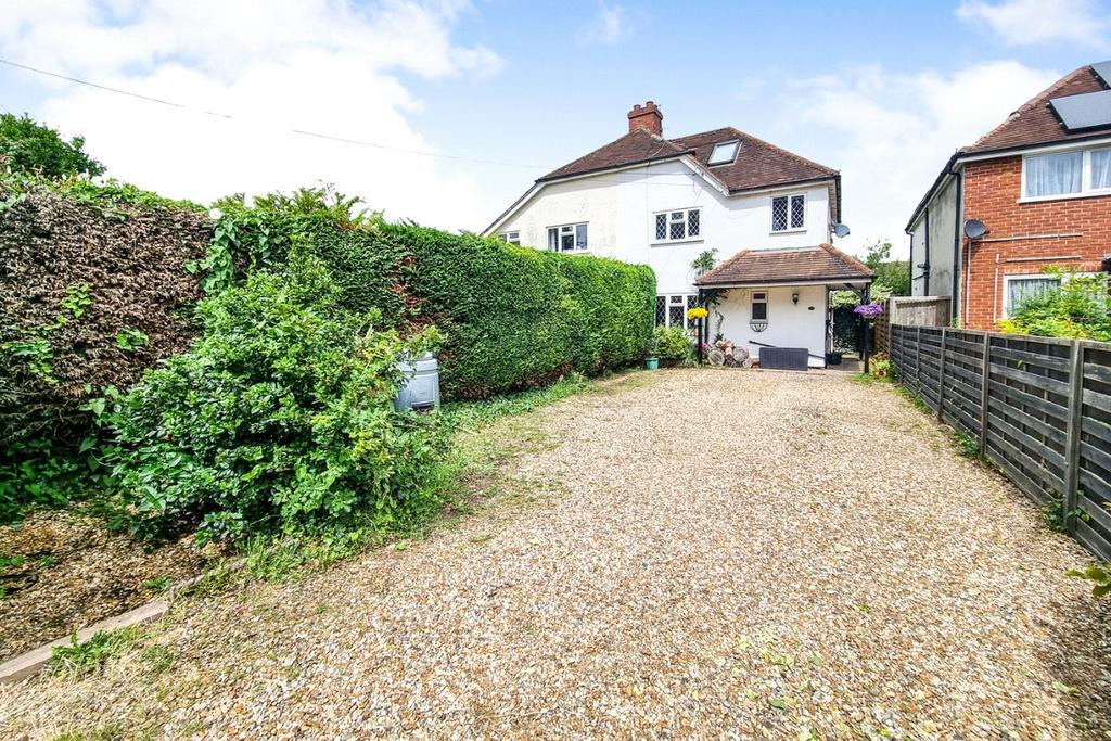 Scotland Farm Road, Ash Vale GU12 4 bed semi-detached house - £500,000