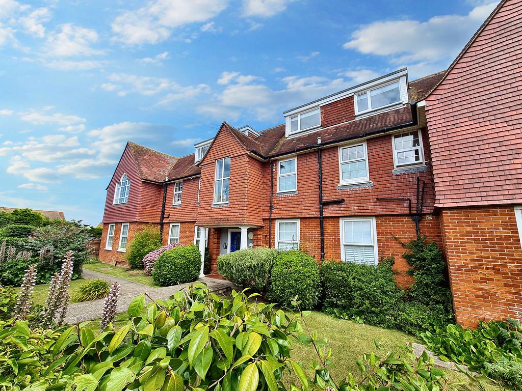 Church Road, Bournemouth BH6 2 bed apartment - £1,350 pcm (£312 pw)