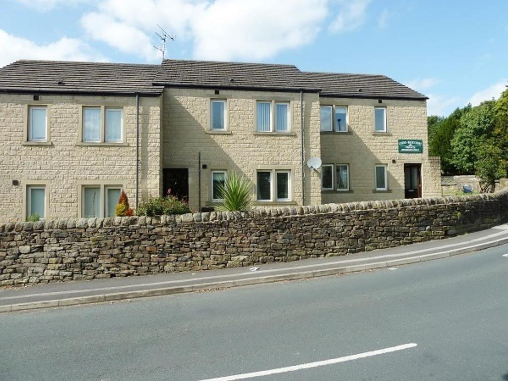 Carn Brae Court, Providence Lane... 1 bed flat - £550 pcm (£127 pw)