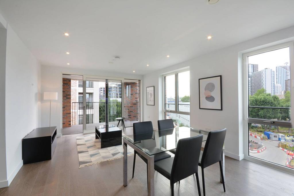 Heygate Street, Elephant and Castle... 2 bed flat - £3,000 pcm (£692 pw)