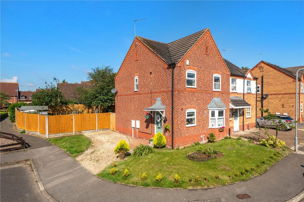 Curlew Way, Sleaford, Lincolnshire, NG34 3 bed semi-detached house - £ ...