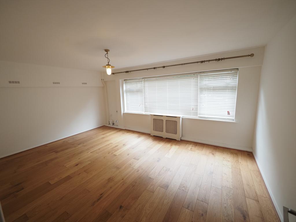 Grosvenor Road, London SW1V 1 bed flat - £2,250 pcm (£519 pw)