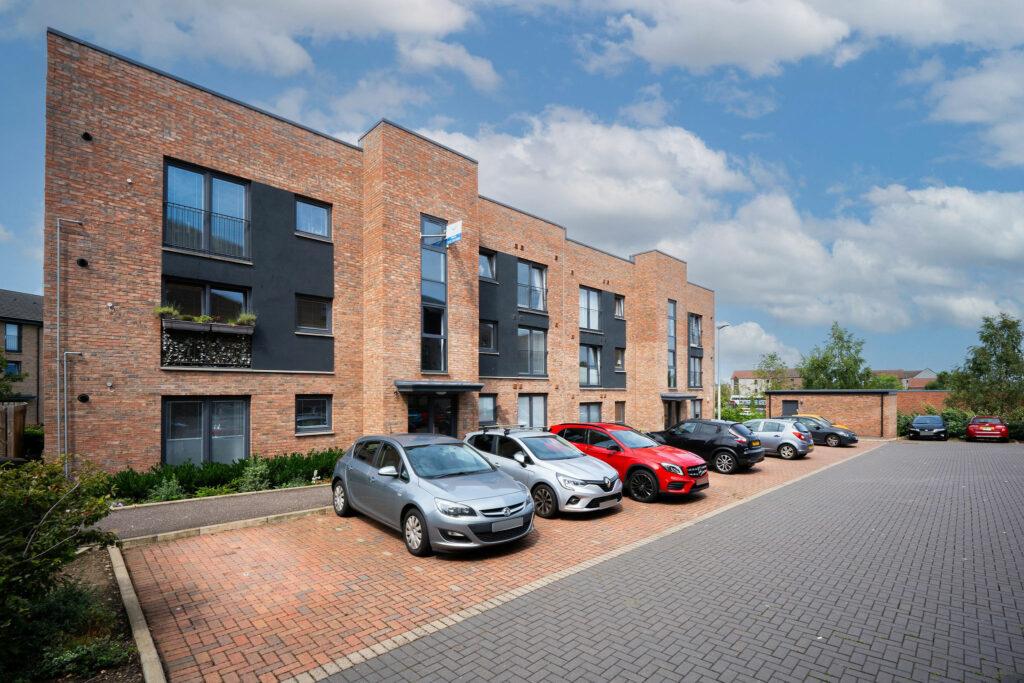 1/6 Skylark Place, Edinburgh, EH15 1AA 2 bed flat - £270,000