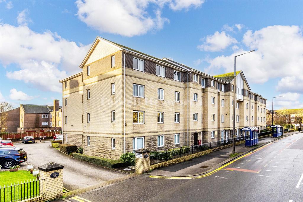Ribblesdale Court, Morecambe LA4 1 bed flat - £65,000