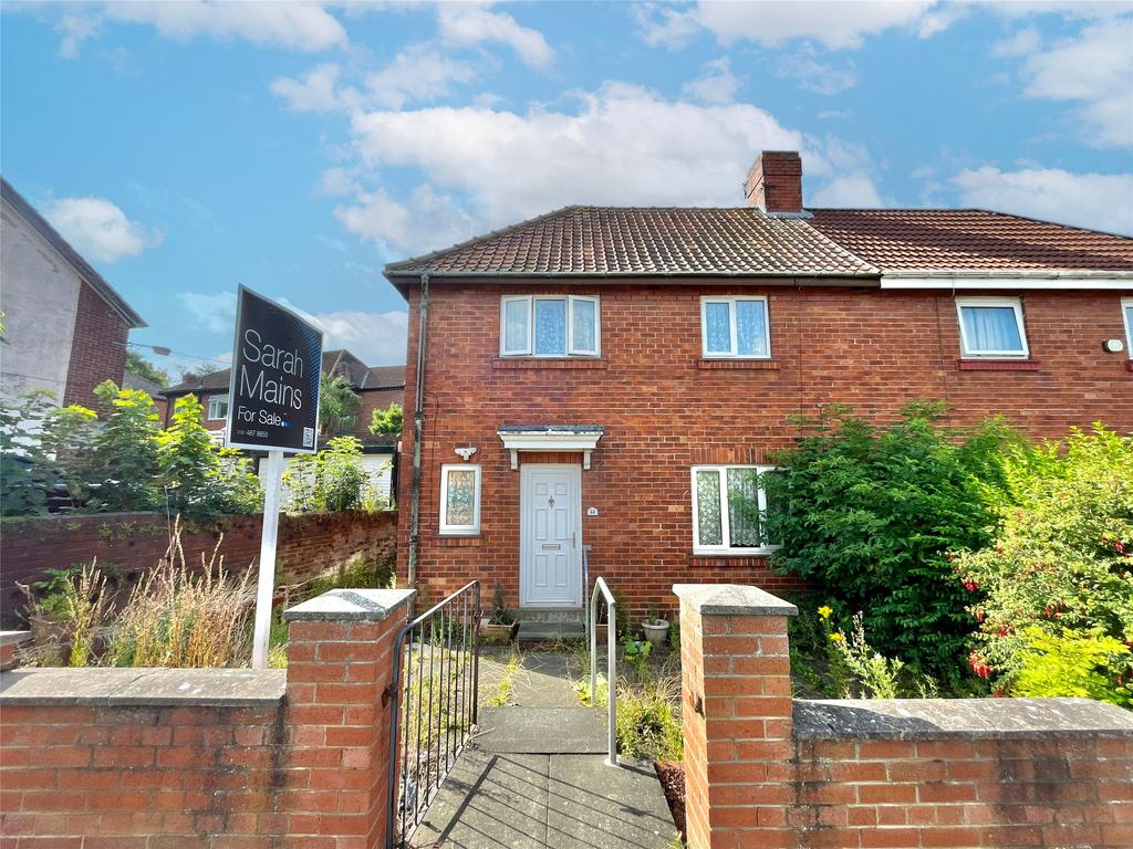 Maple Grove, Gateshead, Tyne and... 2 bed semi-detached house - £110,000
