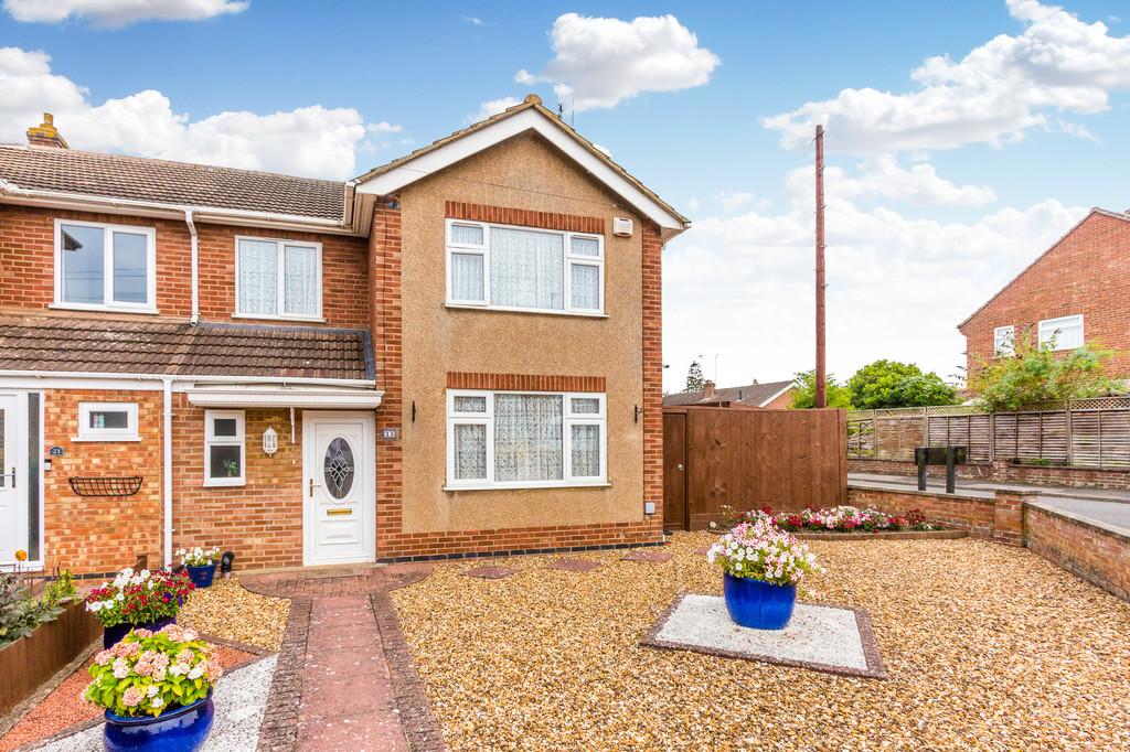 Lodge Road, Rushden NN10 3 bed semi-detached house - £300,000