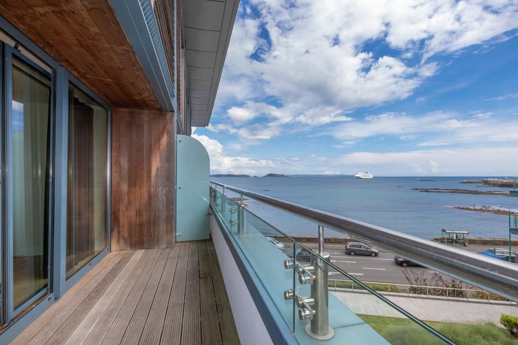 Rue De Vega, St Peter Port 2 bed apartment - £2,953 pcm (£681 pw)