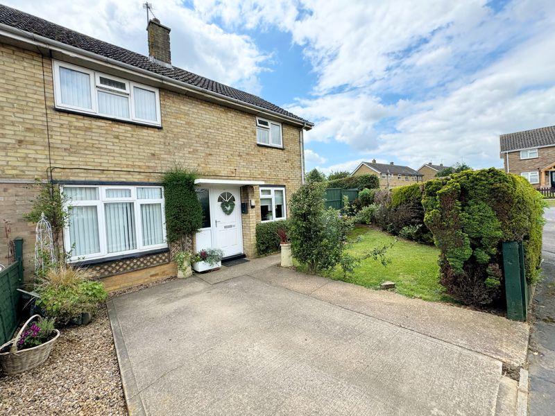 Earlesfield Lane, Grantham 3 bed semi-detached house - £194,950