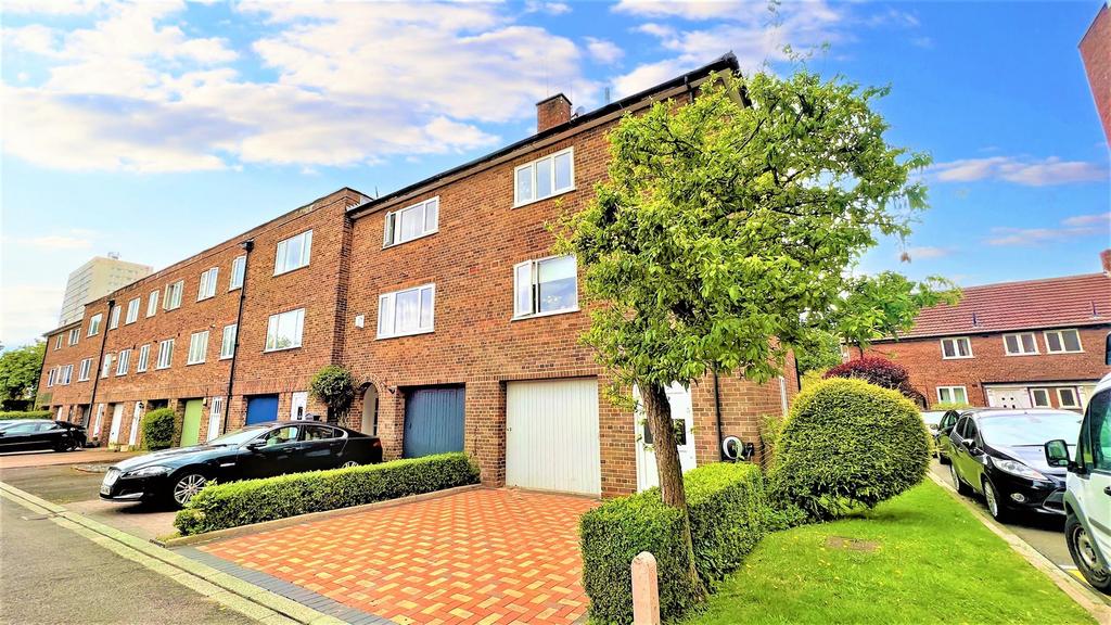 West Drive, Birmingham B5 3 bed end of terrace house - £1,495 pcm (£345 pw)