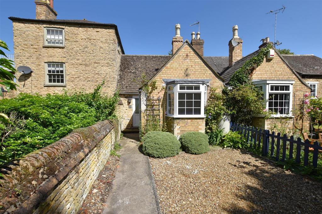 Duncombs Yard, Stamford, Lincs 2 bed cottage - £1,100 pcm (£254 pw)