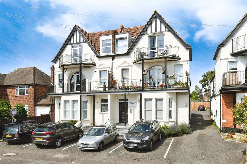 Kings Road, Westcliff-On-Sea SS0 1 bed flat - £180,000