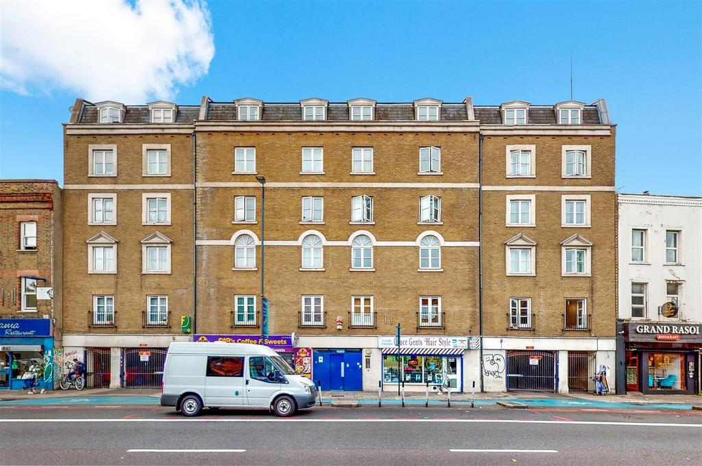 Mile End Road, London E1 1 bed apartment - £1,575 pcm (£363 pw)