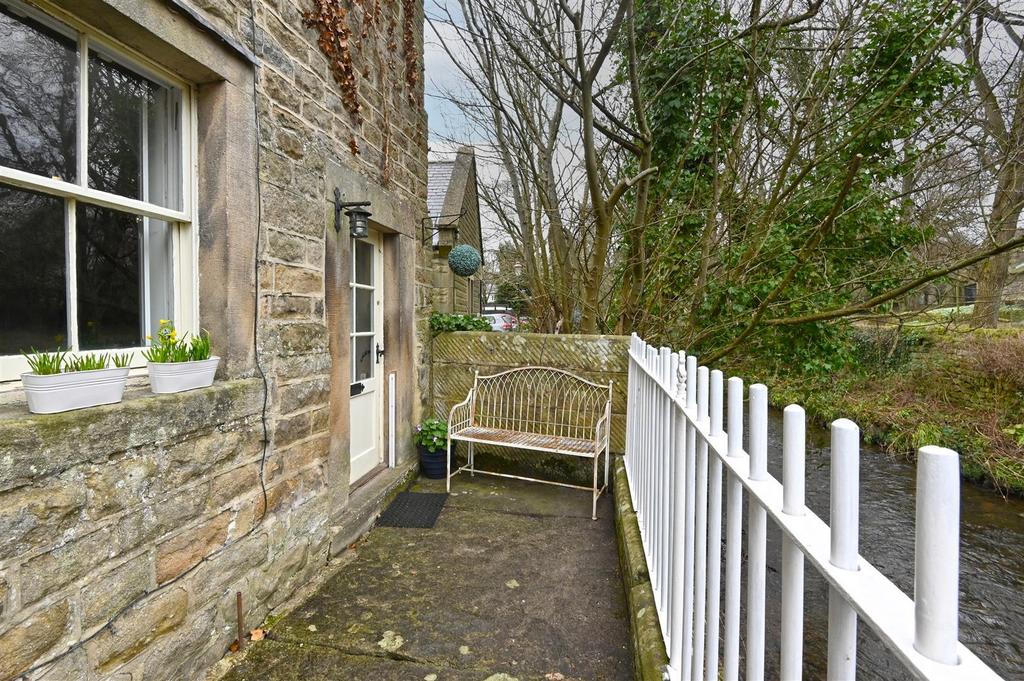 Nether End, Baslow, Bakewell 3 bed end of terrace house - £425,000