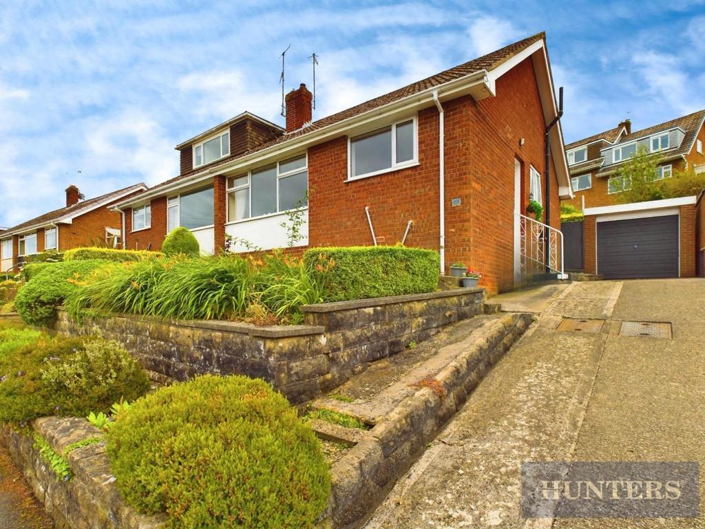 Pinewood Drive, Scarborough 2 bed semi-detached bungalow - £180,000