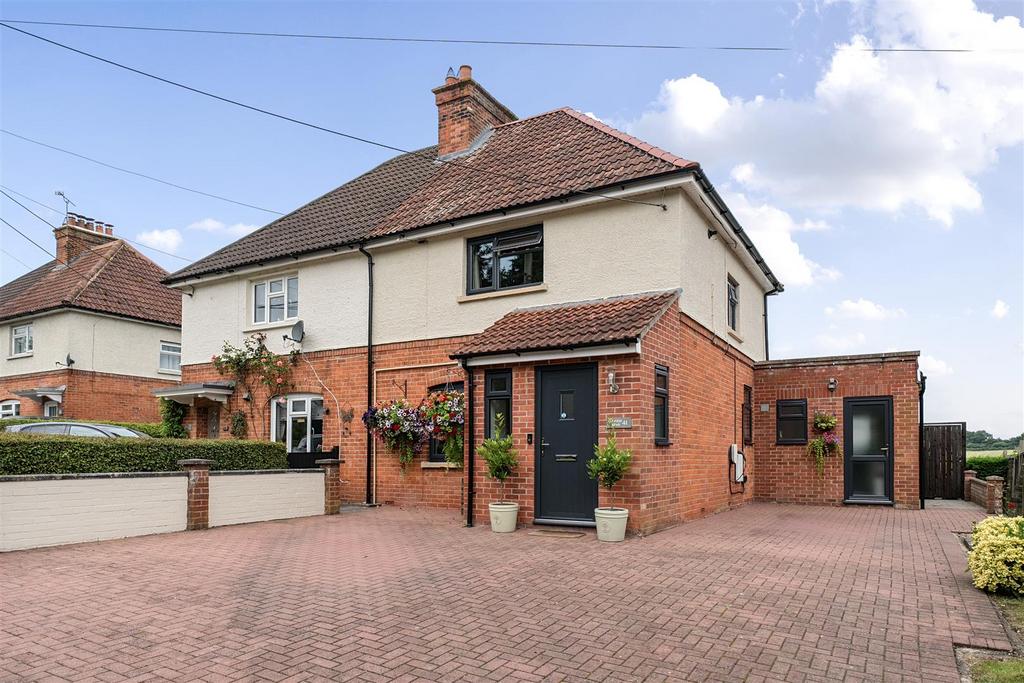 Devizes Road, Potterne, Devizes 2 bed semi-detached house - £325,000