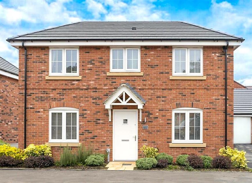 Glen View Avenue, Great Glen, Leicester 3 bed detached house - £350,000