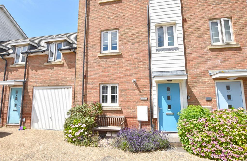 Marsh Way, Camber, Rye 2 bed maisonette for sale - £225,000