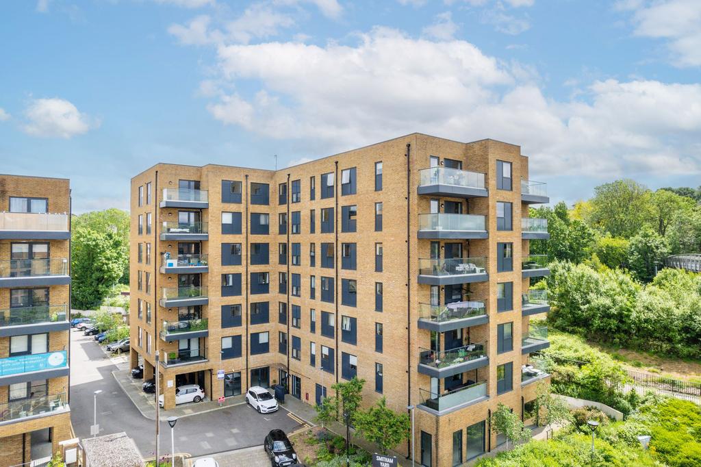 Leaden Hill, Smitham Court, CR5 1 bed apartment for sale - £290,000