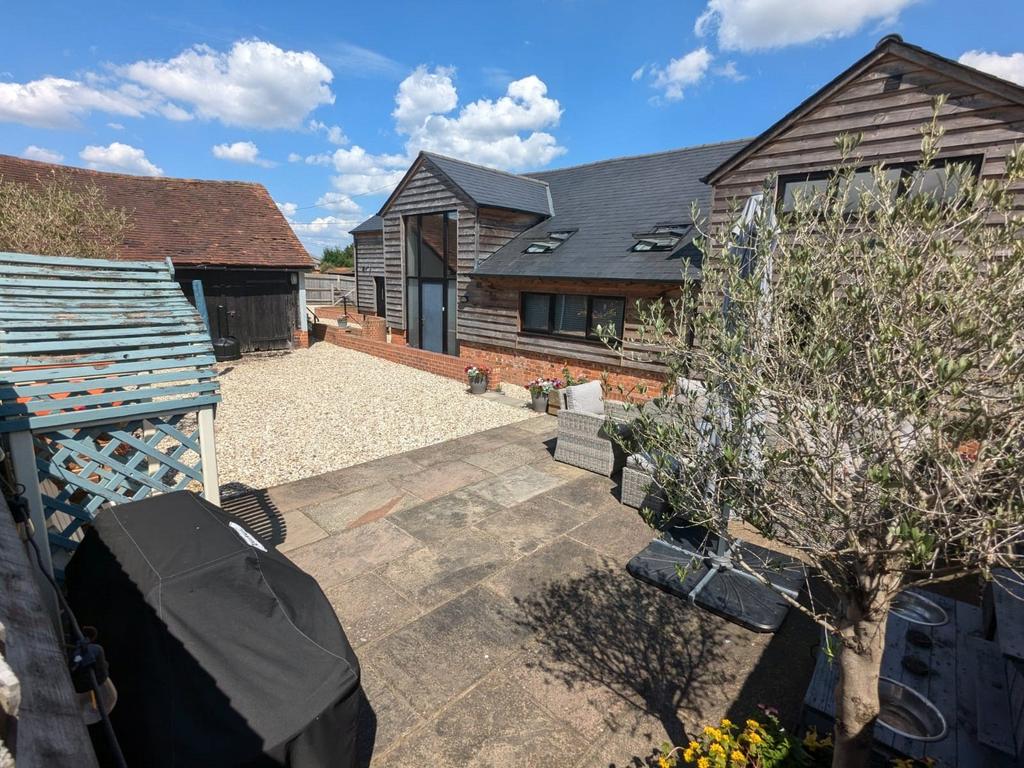 Farley Hill, Berkshire RG7 4 bed house to rent - £2,500 pcm (£577 pw)