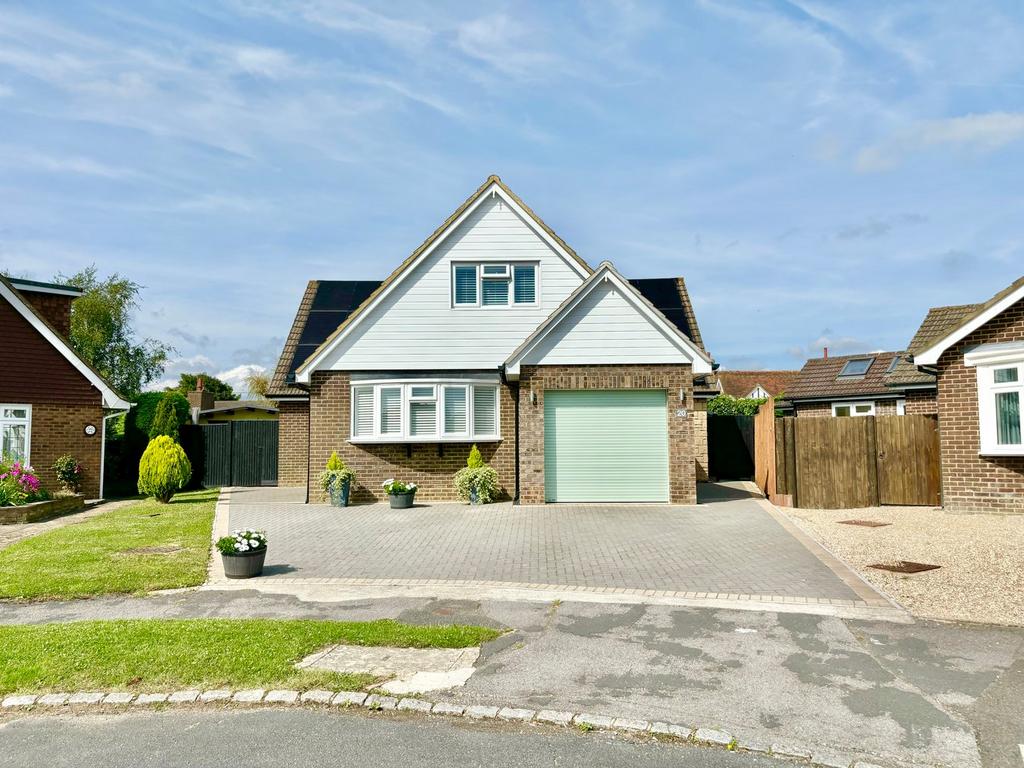 Downs View, Ninfield, Battle, TN33 3 bed detached house - £575,000