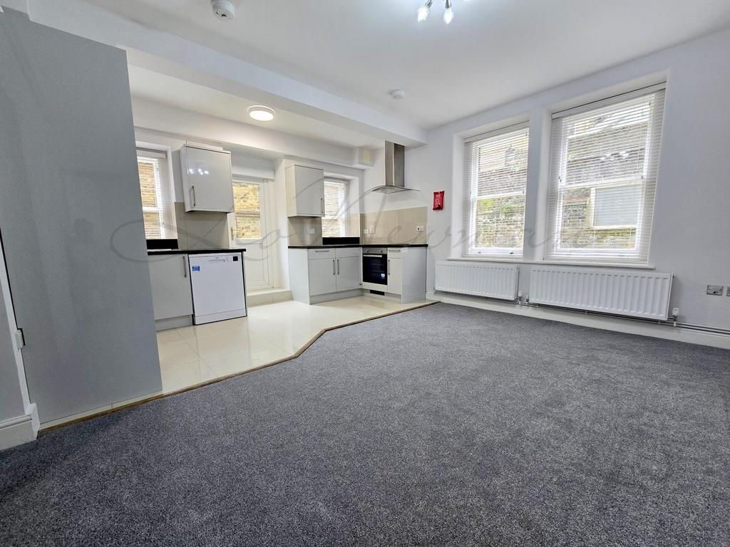 Stafford Place, Wesminster, SW1 2 bed flat - £2,750 pcm (£635 pw)