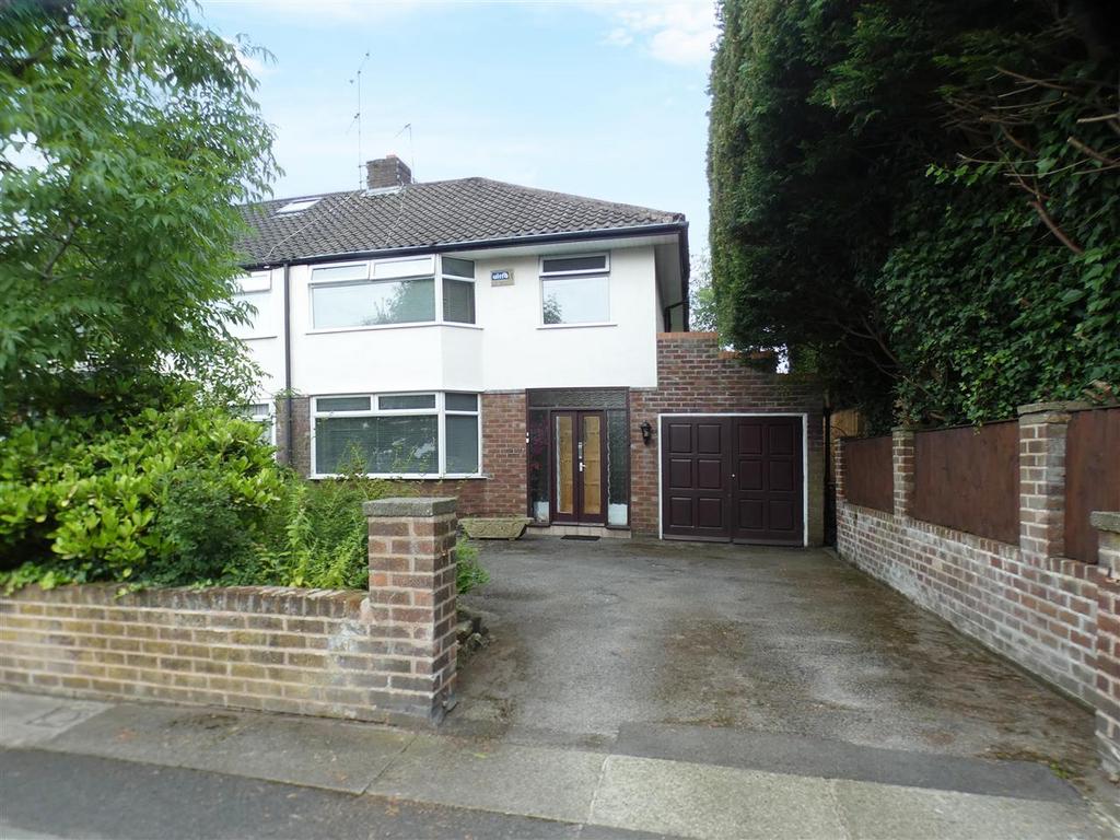 Holly Grove, Huyton, Liverpool 3 bed semi-detached house - £275,000