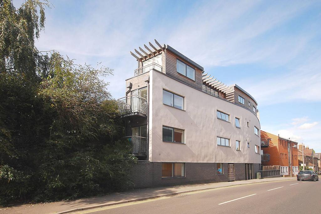Walnut Tree Close, Guildford, GU1 Studio - £230,000
