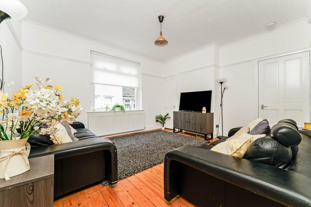 Barrhead Road, Glasgow 3 bed semi-detached bungalow for sale - £295,000