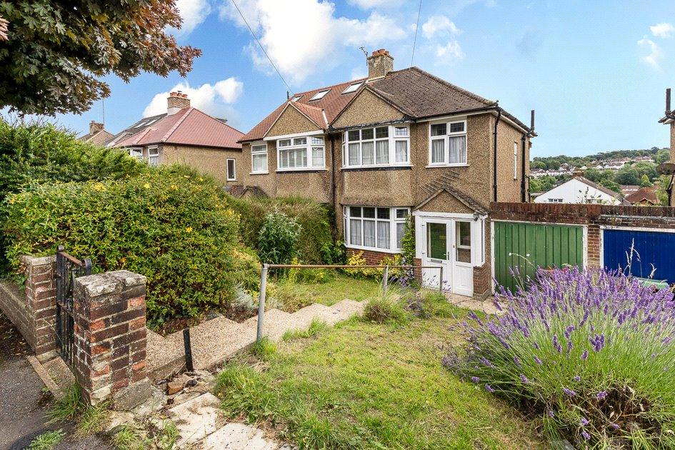 Winifred Road, COULSDON, Surrey, CR5 3 bed semi-detached house - £450,000