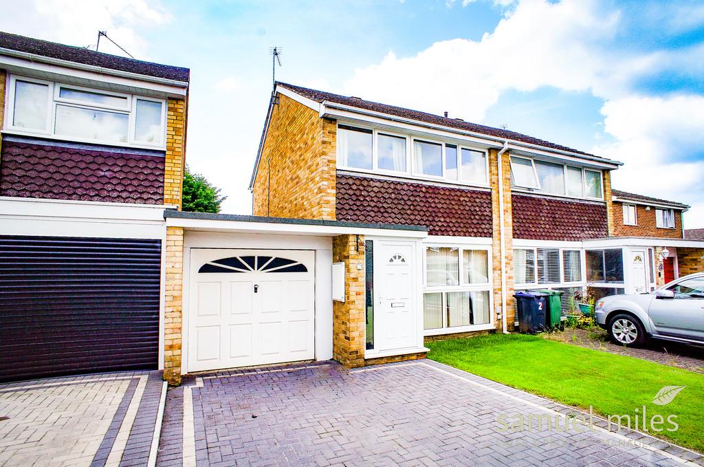 Aspen Close, Swindon SN4 3 bed semi-detached house - £310,000