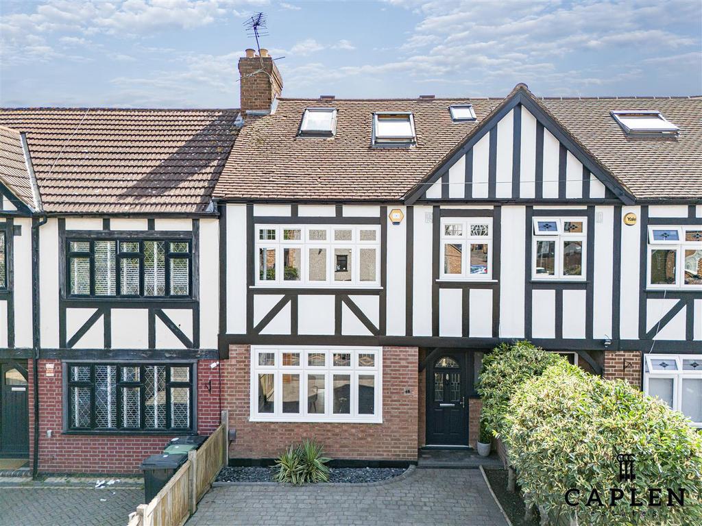 Buckhurst Way, Buckhurst Hill 4 bed terraced house for sale - £700,000