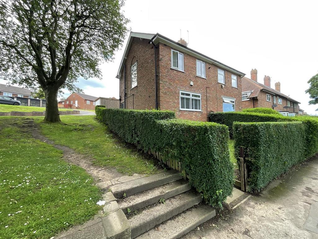 Barrowcliff Road, Scarborough 2 bed house - £150,000